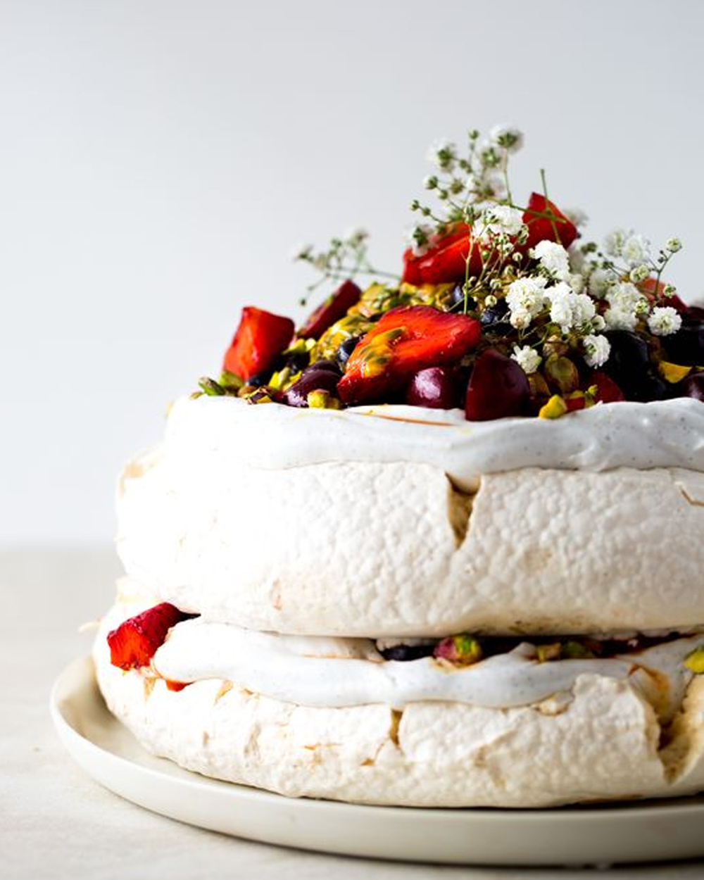 8 modern takes on the Pavlova to try this Christmas | Fashion Quarterly