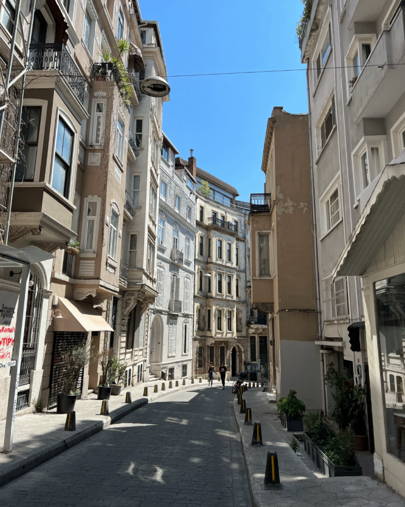 FQ | The Kaleidoscope City: A Travel Guide To Istanbul